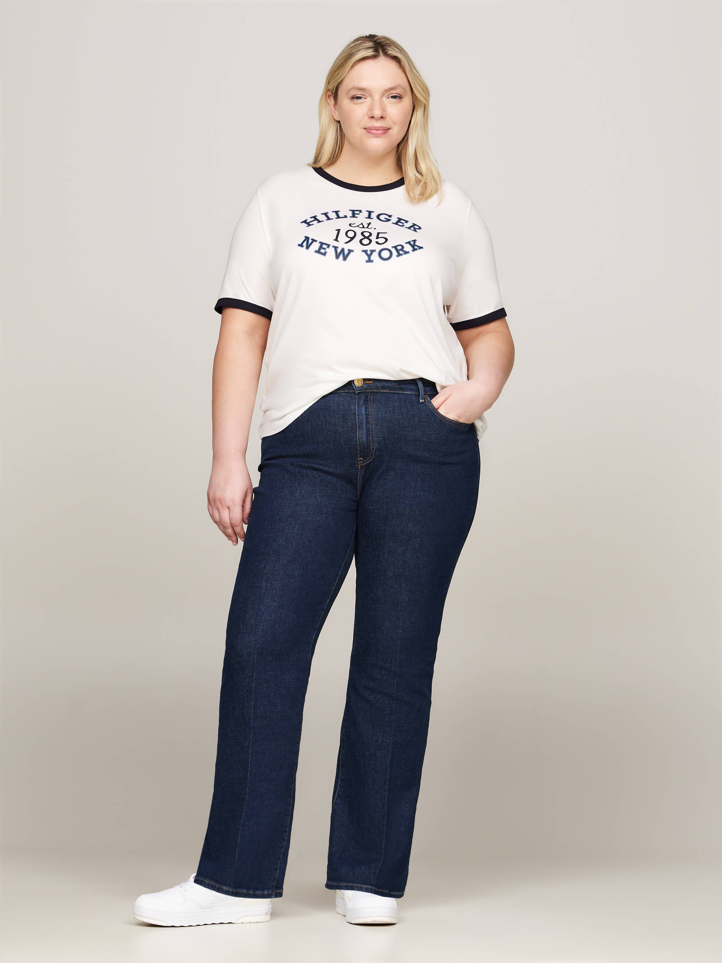 Playera Curve con ribetes y logo de mujer Tommy Hilfiger | Playeras ...